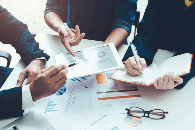 Reporting To The Board: What GCs Need At Their Fingertips - Lawcadia UK